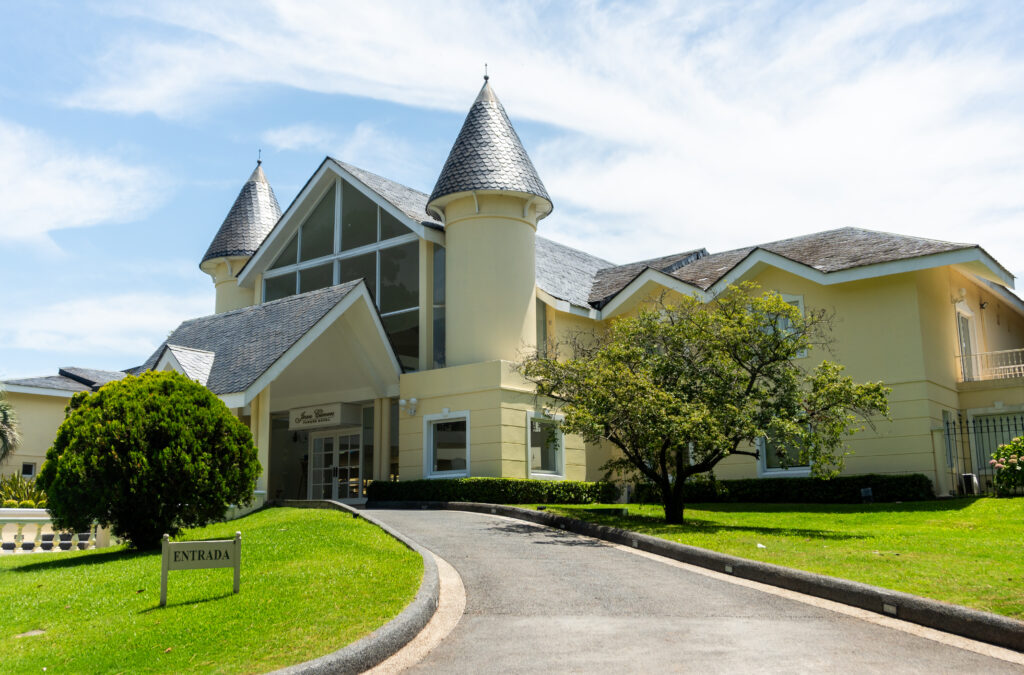 Hotel Jean Clevers - Contacto